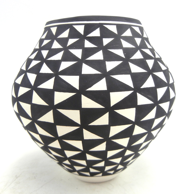 Native American Pottery Designs & Styles - Palms Trading Company