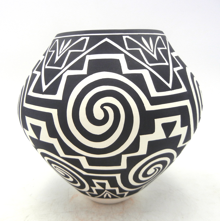 Native American Pottery Designs & Styles - Palms Trading Company