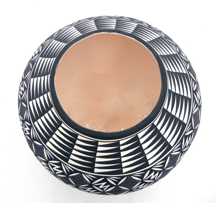 Native American Pottery Designs & Styles - Palms Trading Company