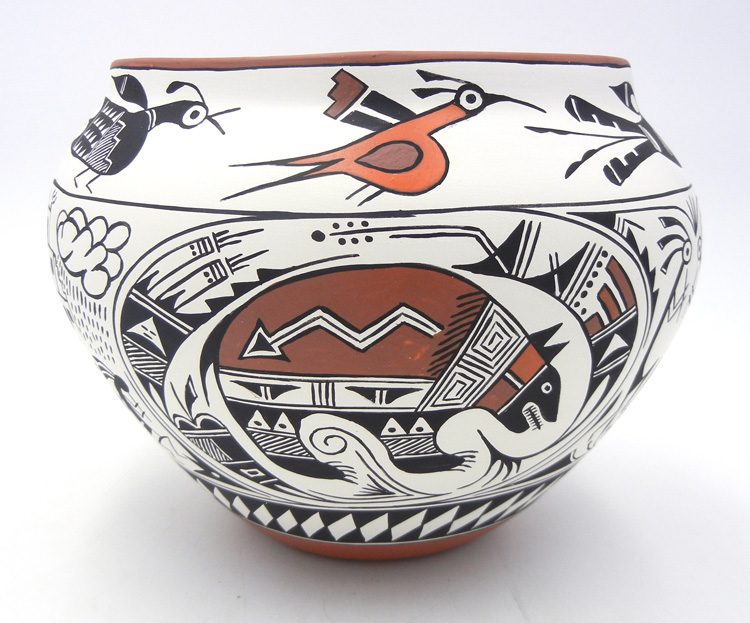 Native American Pottery Designs & Styles - Palms Trading Company